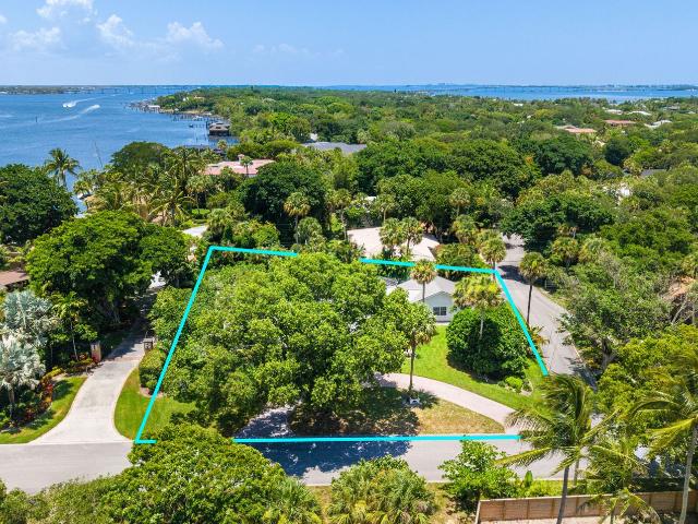 15 W HIGH POINT Road, Sewalls Point, FL