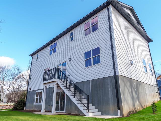 15 Walker Ave
