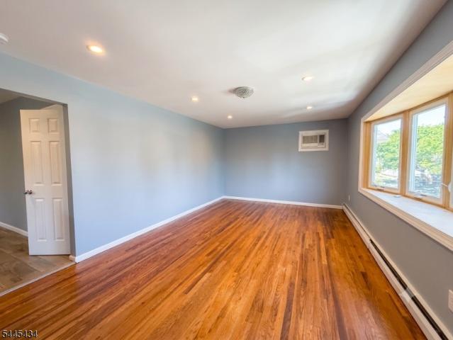 15 Wallace St # 2