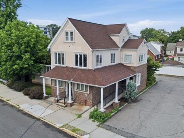 15 Wallington Ave, Wallington, NJ 07057