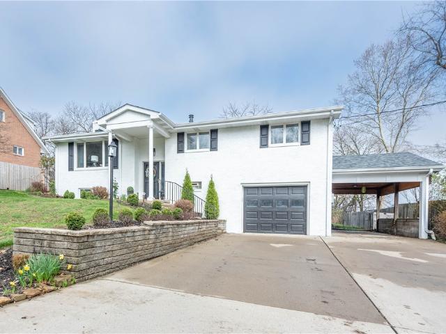 15 Watson St