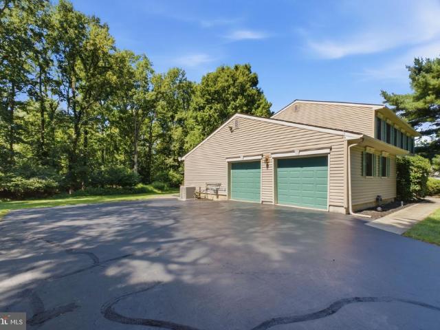 15 Wayne Way