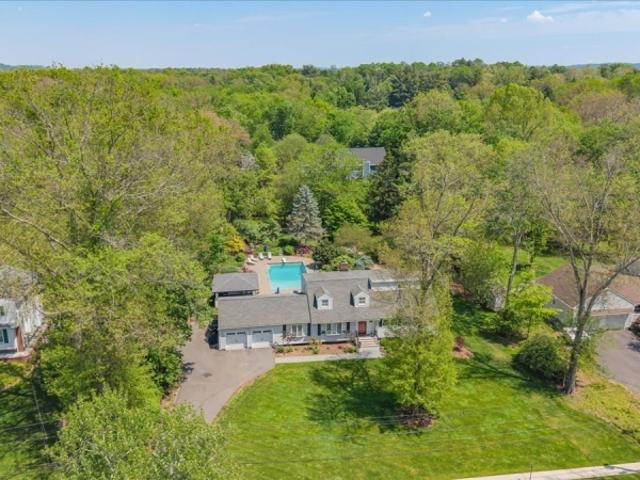15 Wedgewood Dr