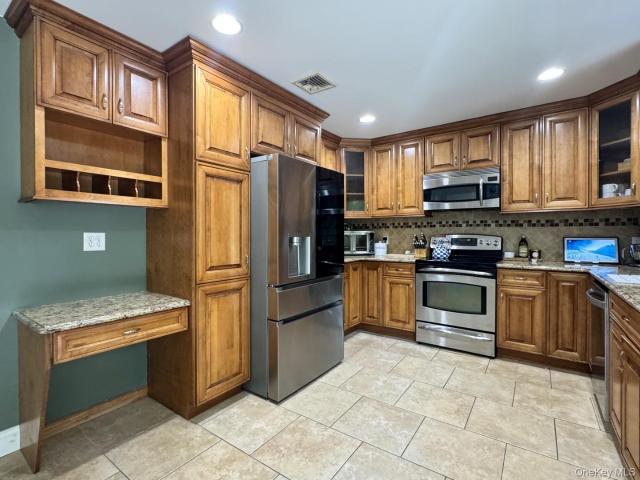 15 Whitetail Court