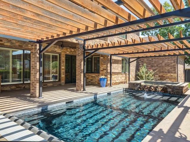 15 Whisperwood Cir, Lubbock, TX 79416