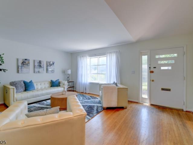 15 Winding Way