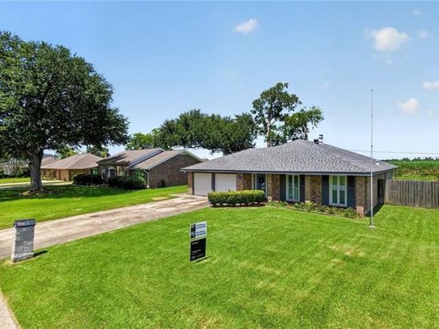 15 Windsor St, Laplace, LA 70068