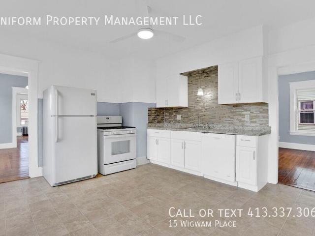 15 Wigwam Place, 5 beds, 2 full baths