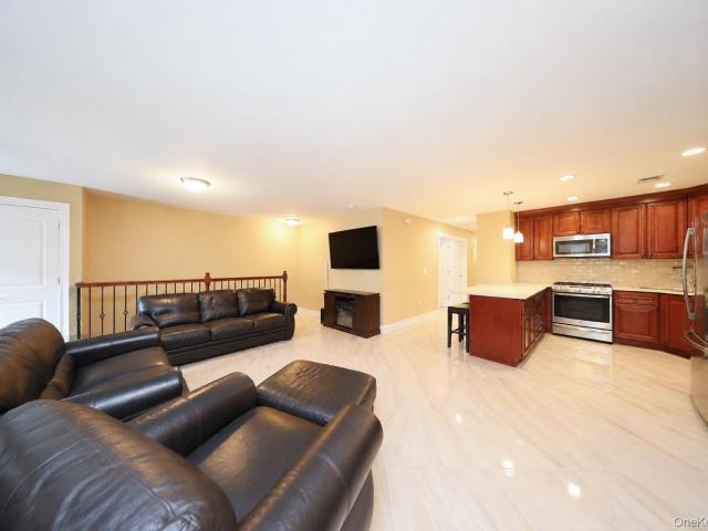15 Wiltshire Ln