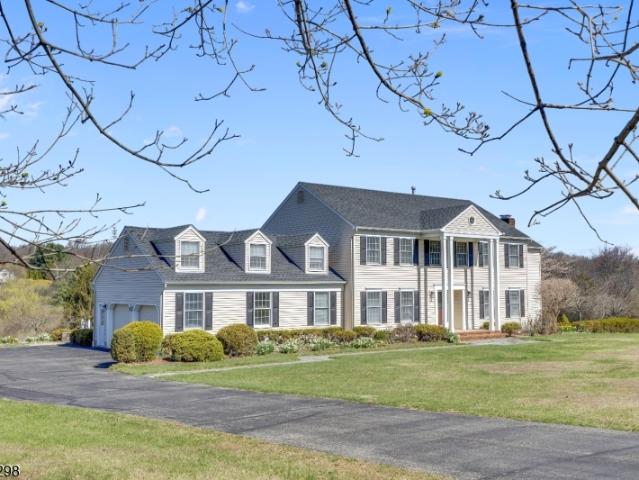 15 Willow Dr