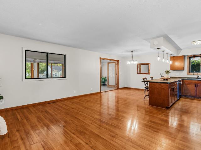 15 Wyoming Street W
