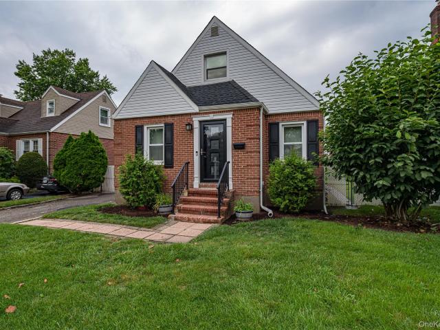 15 Yale Boulevard