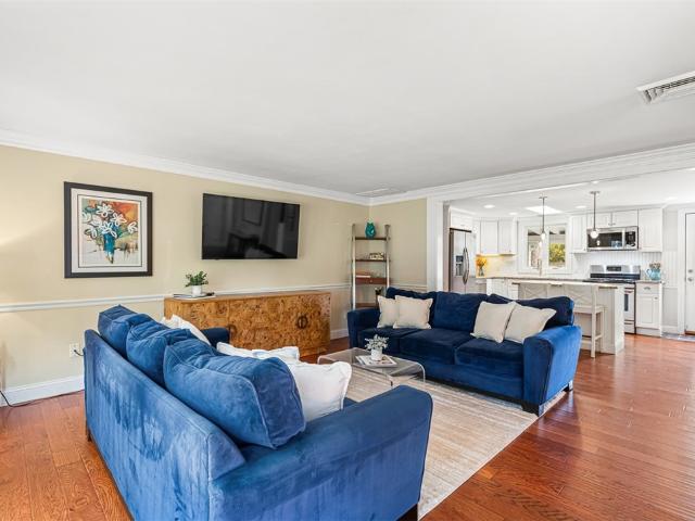 15 Zephyr Lane