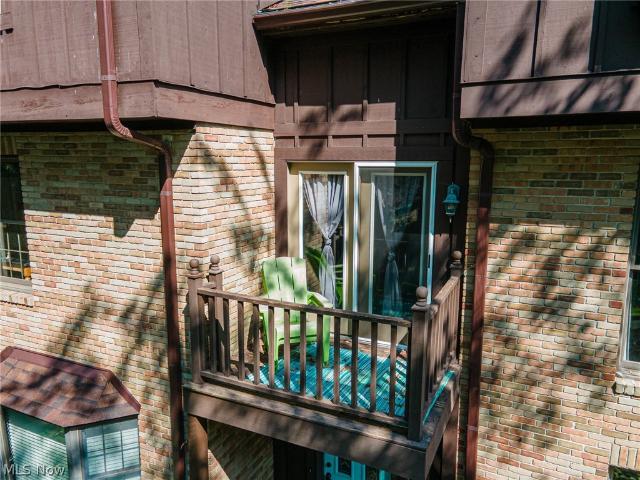 15 Acorn Lane