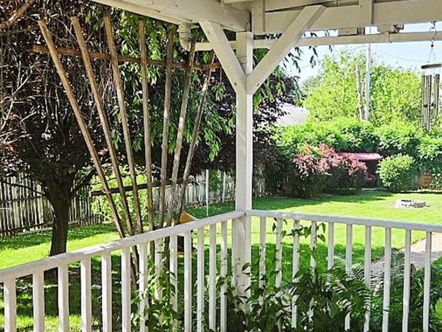 15 Alden Lane