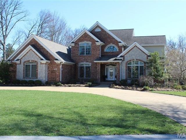 15 Alden Ln, Saint Louis, MO 63141