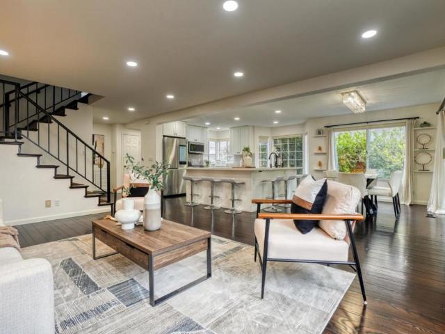 15 Amy Dr
