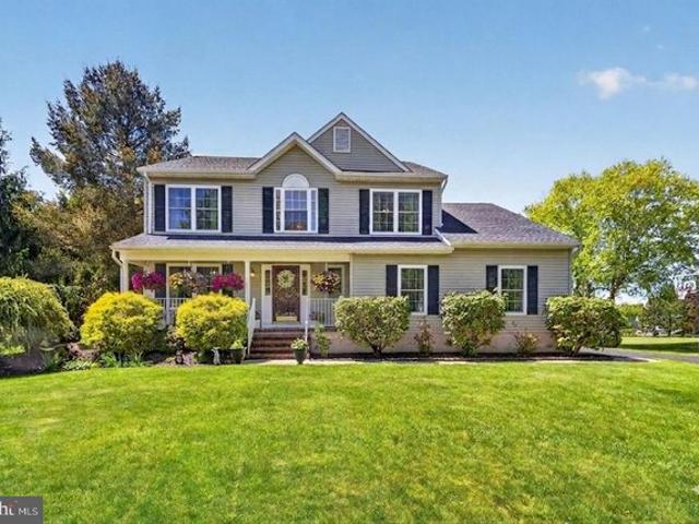 15 Annie Ln, Robbinsville, NJ 08691
