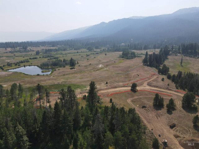 15 Aspen Glade Court