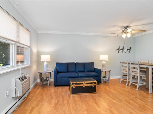 15 Apache Drive F