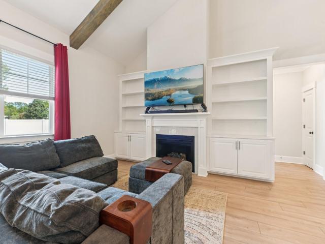 15 Arbor Drive