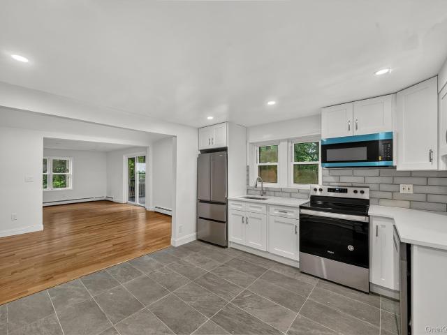 15 Arcadian Trail
