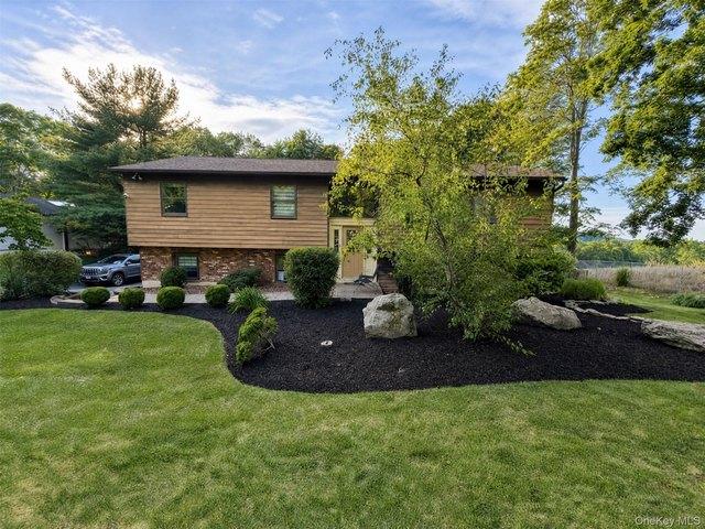 15 Arlington Dr, Monroe, NY 10950