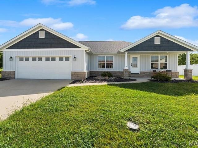 15 Atwood Ct, Highland, IL 62249