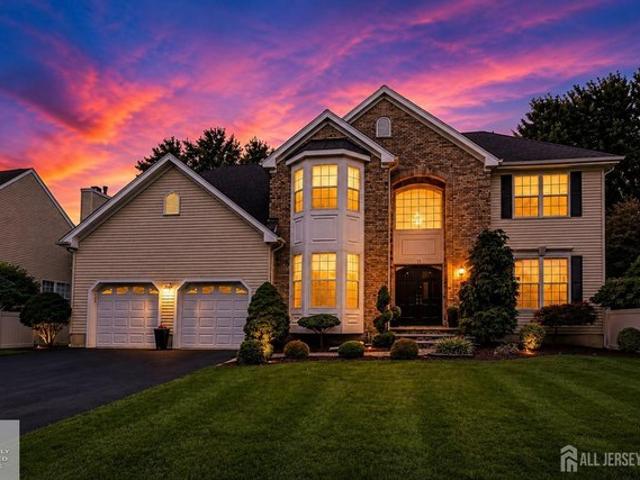 15 Autumn Ln, East Brunswick, NJ 08816