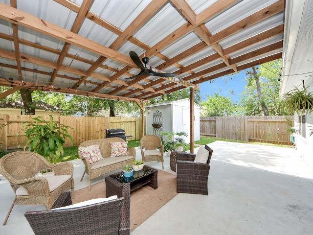 15 Bark Bend Place