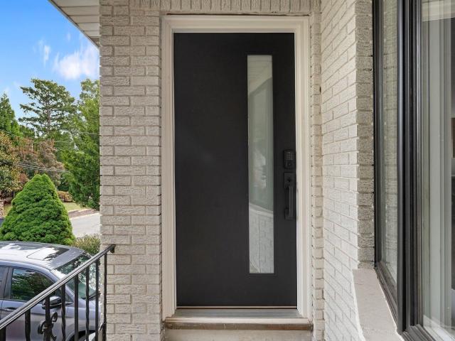 15 Barnes Dr