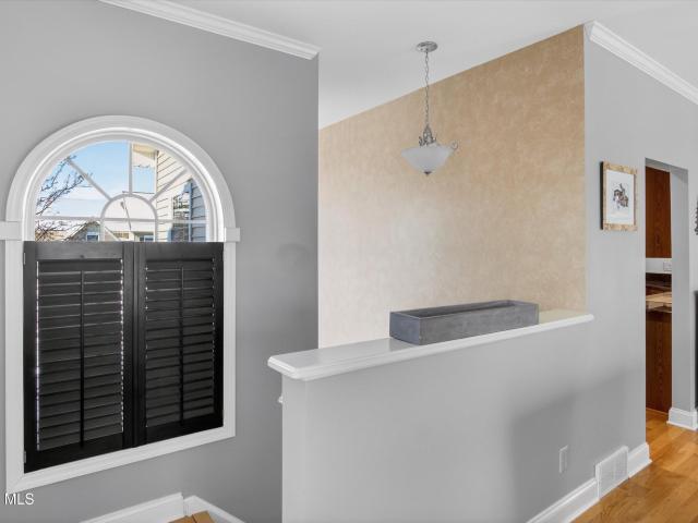 15 Beacon Street