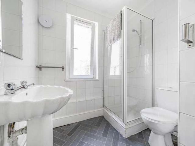 15 bed house for sale