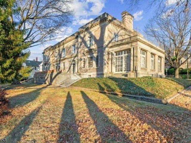 15 bedroom, Newark NJ 07104 104807748