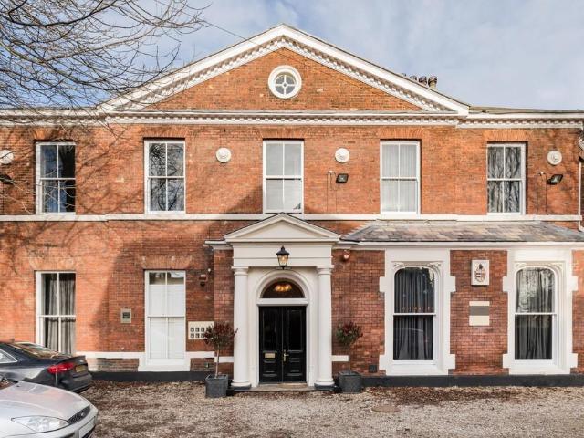 15 bedroom apartment for sale