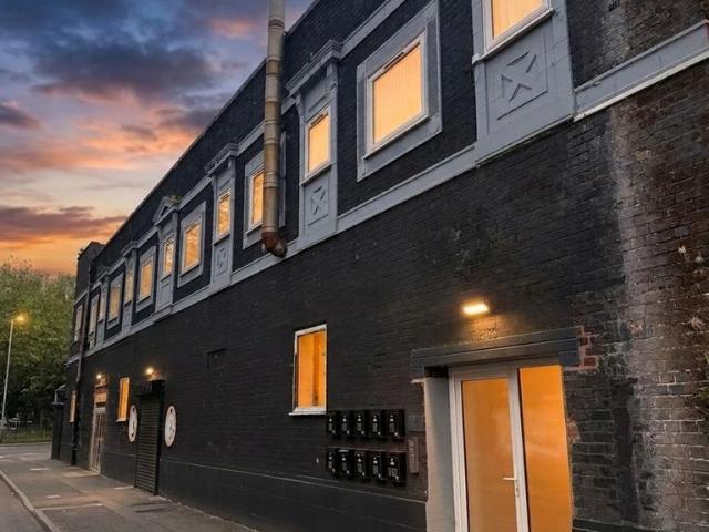 15 bedroom block of apartments to rent