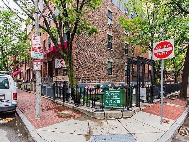 15 bedroom, Boston MA 02111 102157231