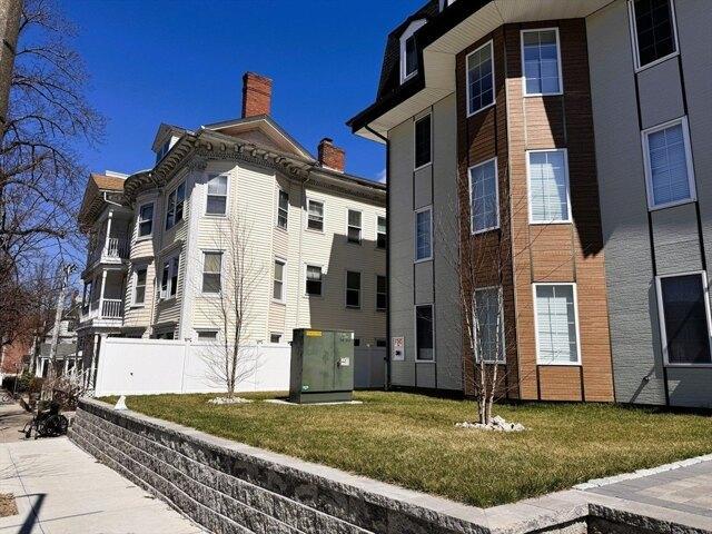 15 bedroom, Boston MA 02121 102476029