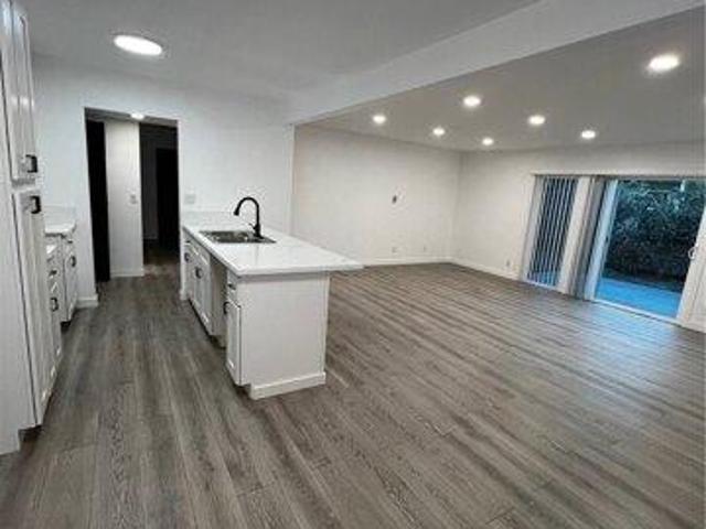 15 bedroom, Carson CA 90745 89072455