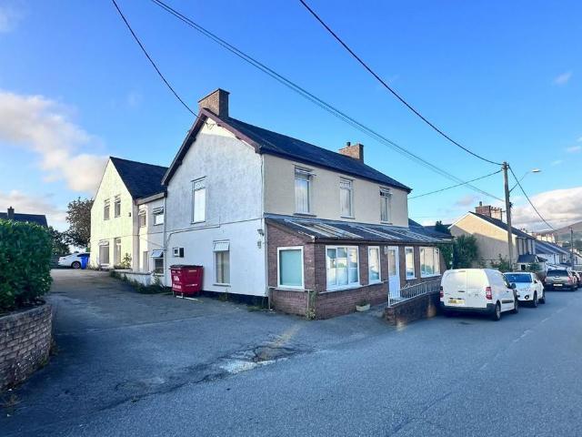 15 bedroom detached house for sale