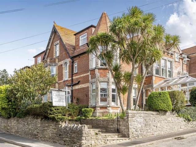 15 Bedroom Detached House