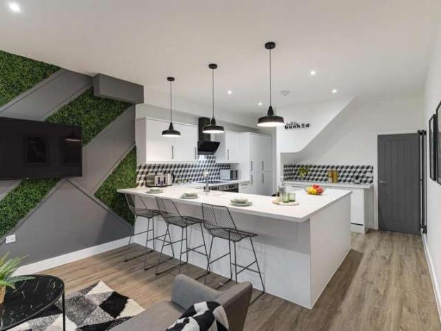 15 Bedroom Flat