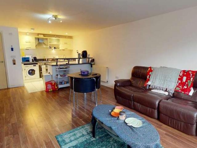 15 Bedroom Flat