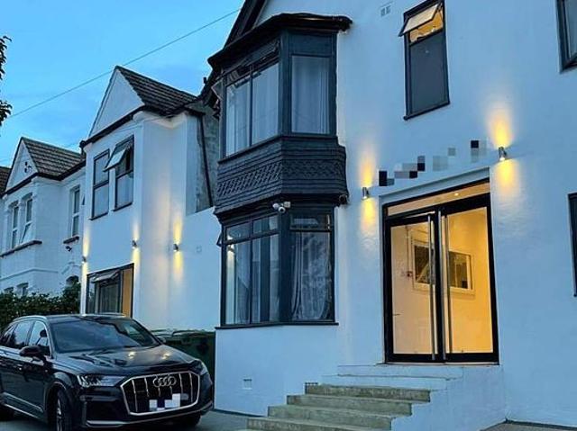15 bedroom house in Thornton Heath