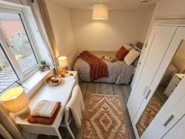 1 Bedroom House