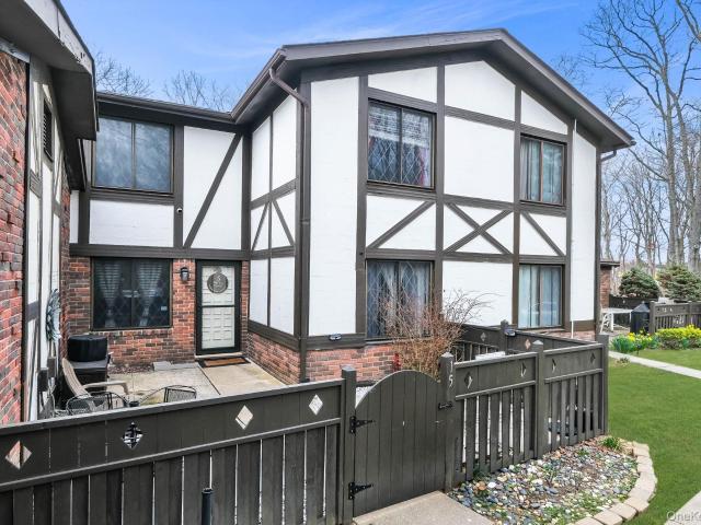 15 Birchwood Rd, Medford, NY 11763 | MLS #976436 | Compass