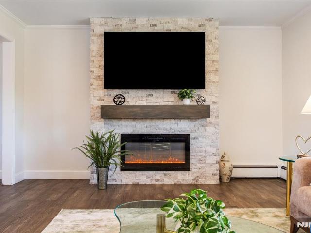 15 Bogert Place