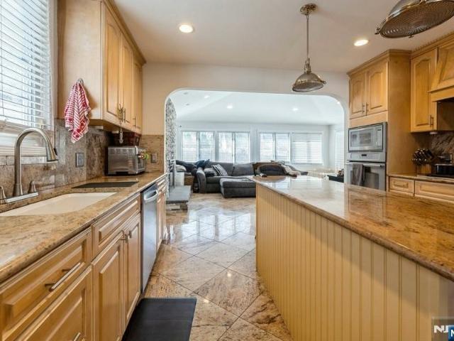 15 Blish Place, Dumont, US, NJ