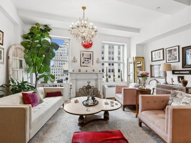 15 Broad St Apt 2804, New York, NY 10005