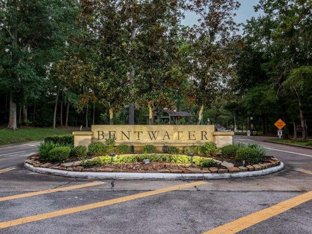 15 Brookwood Ct, Montgomery, TX 77356